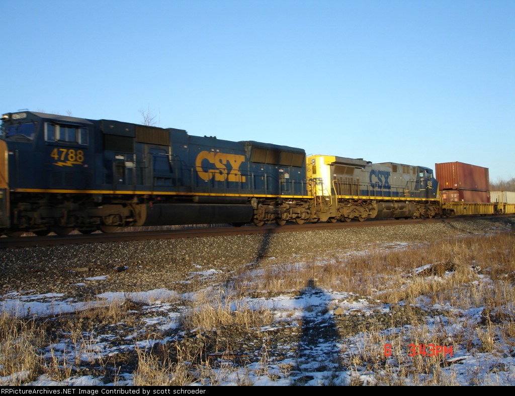 4788 & CSX 435 run WB